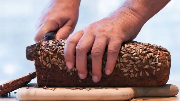 When To Slice Bread? Every Method Explained – mrbreadmaker.com